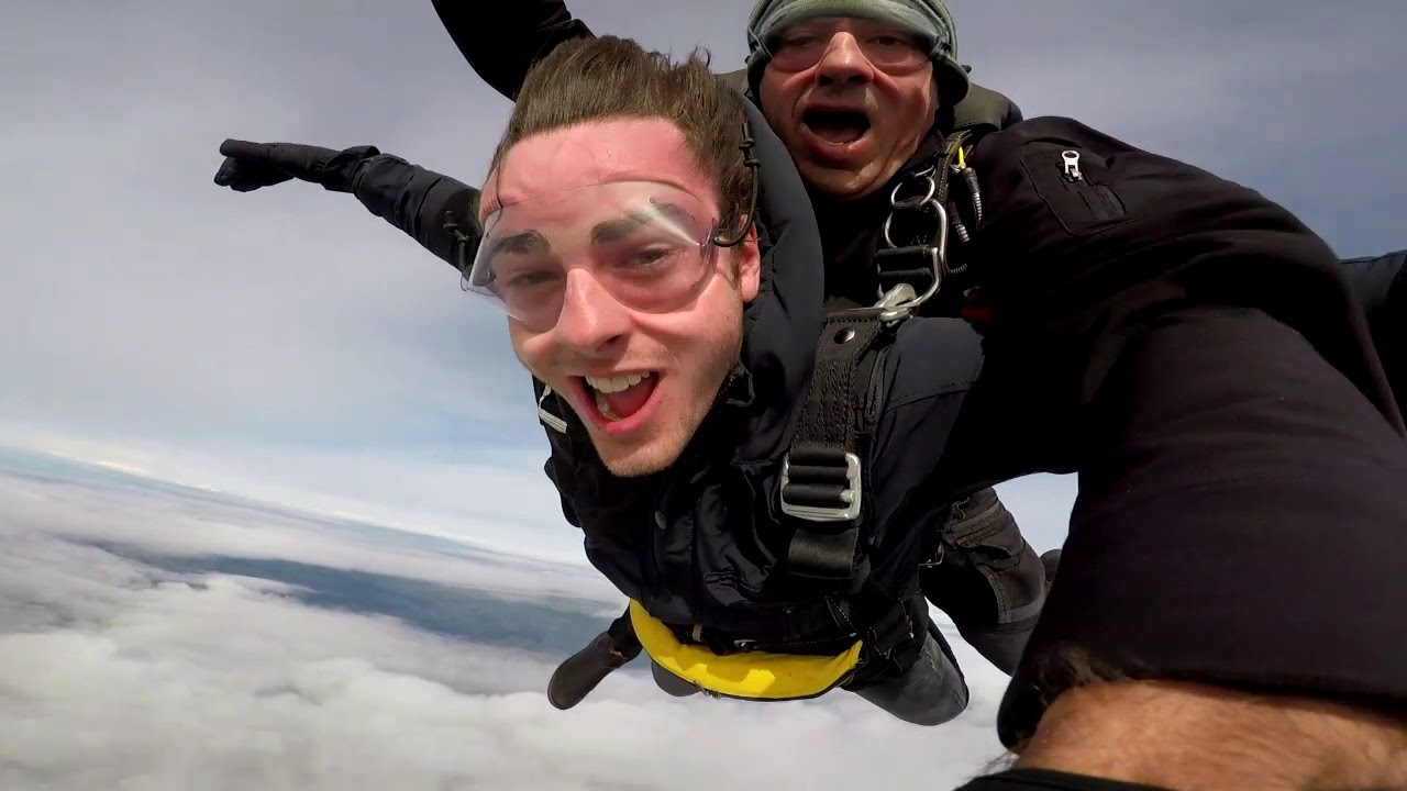 Edward Cronin at Coastal Skydive - YouTube