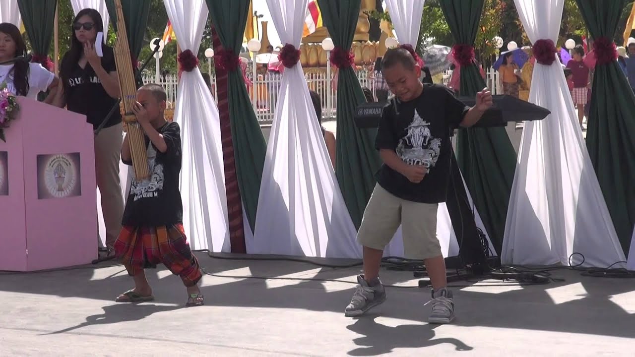 Rap Bak Ham Noi Teach Me How to Fawn Dance 41313 - YouTube