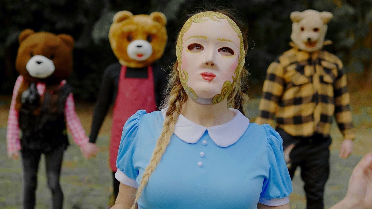 GOLDILOCKS summons her three EVIL BEARS to PUNISH anyone who ENTERS HER ...