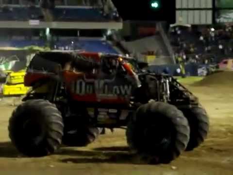 MONSTER TRUCK BACK FLIP IRON OUTLAW Jimmy Creten 2Xtreme Racing - YouTube
