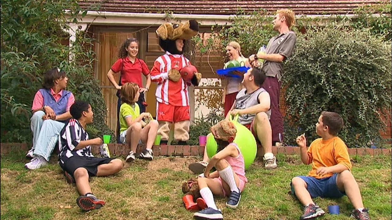 Tracy beaker series 3 episode 17 Football trial - YouTube