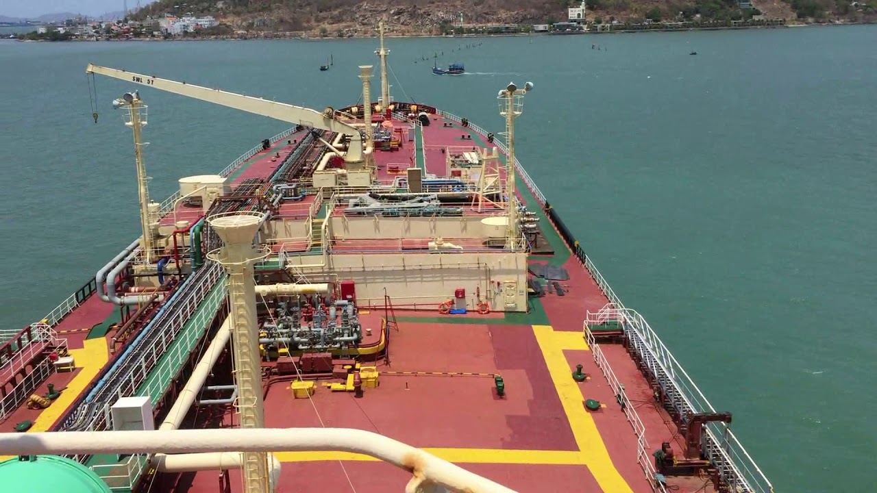 Compass deck/ Monkey Island oil vessel - YouTube