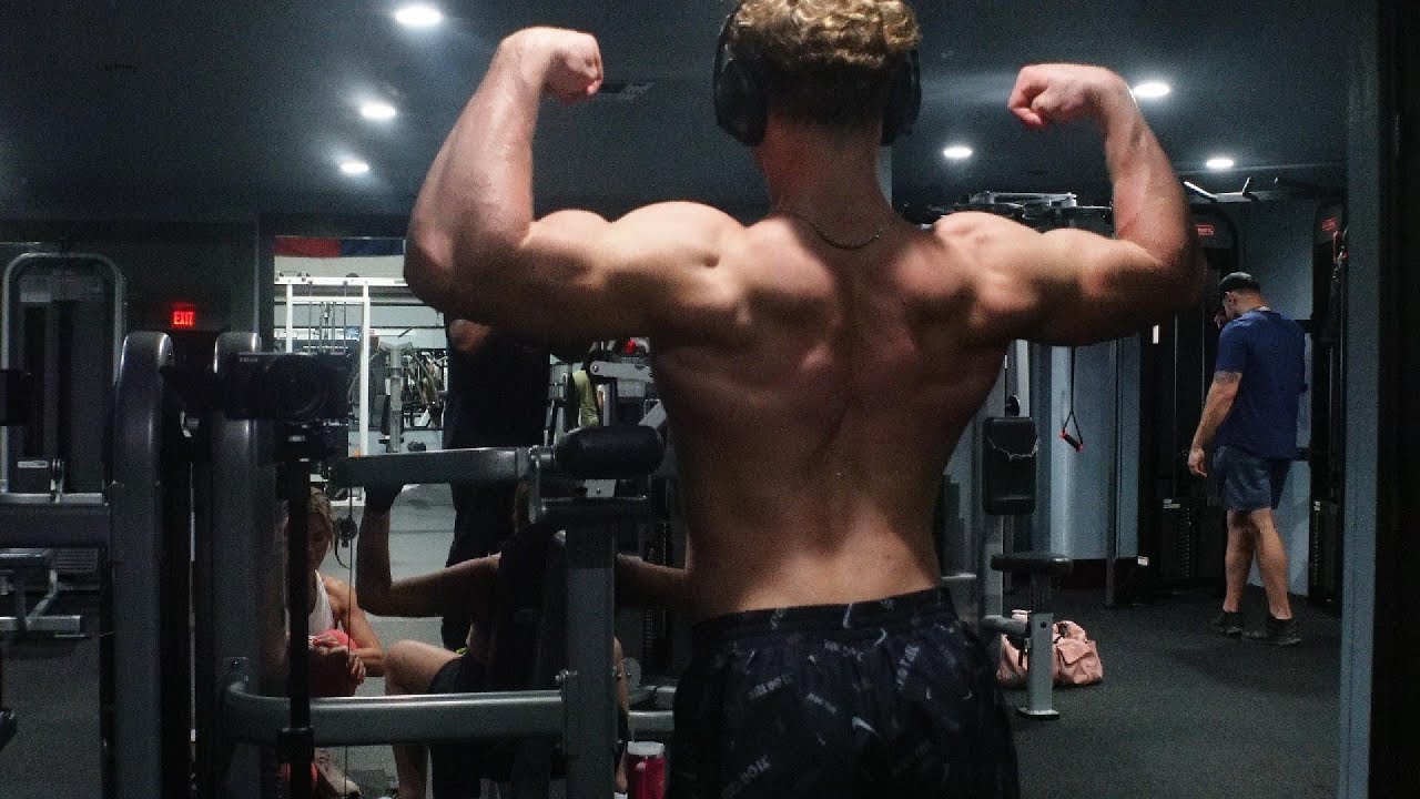 lil back day | bodybuilding at 15y/o - YouTube