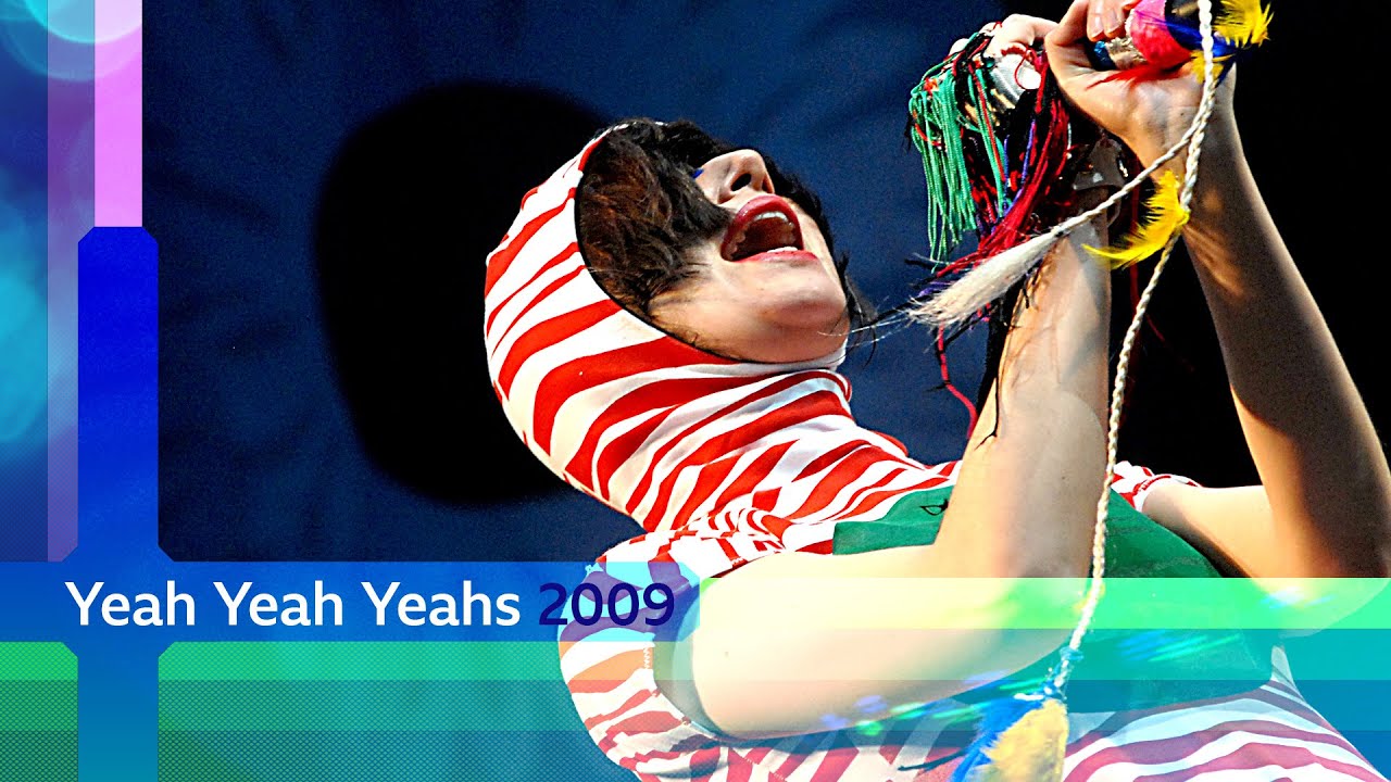 Yeah Yeah Yeahs - Zero (Reading and Leeds 2009) - YouTube