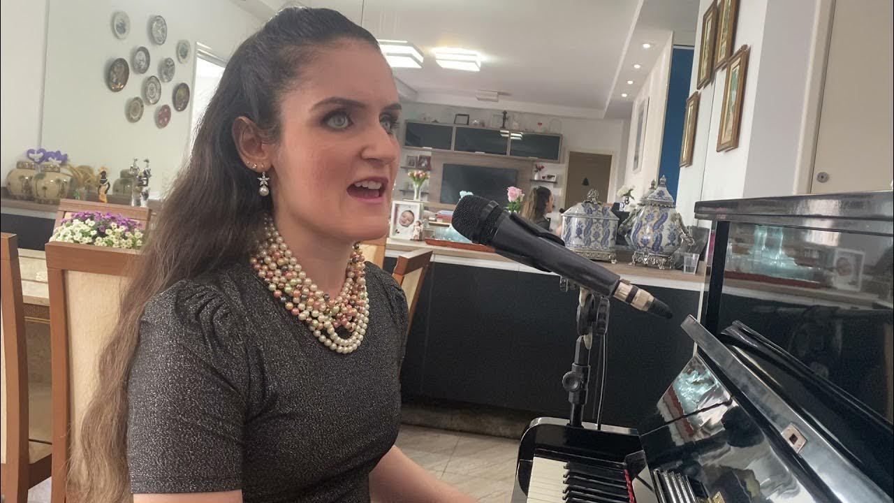 Giovanna Maira | Porque Ele Vive | Piano e Voz | #emcasa - YouTube