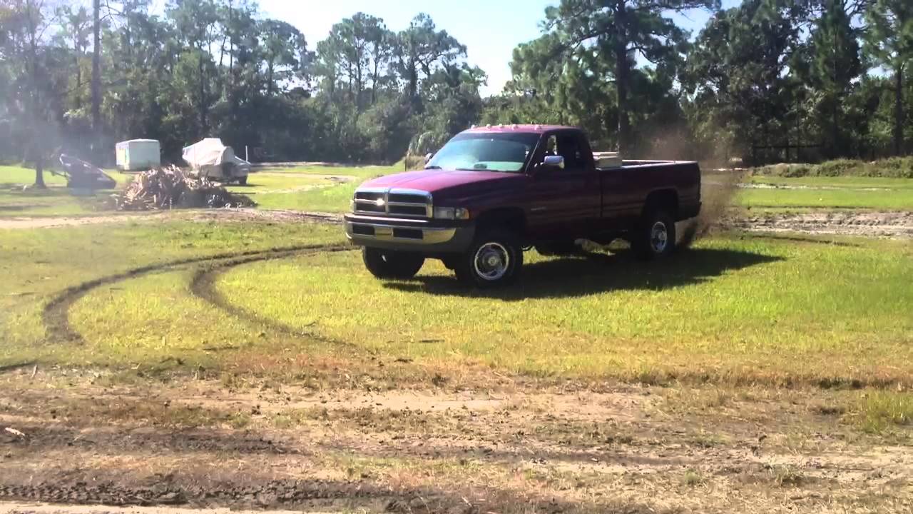 Dodge 2500 4x4 cummins diesel donuts - YouTube