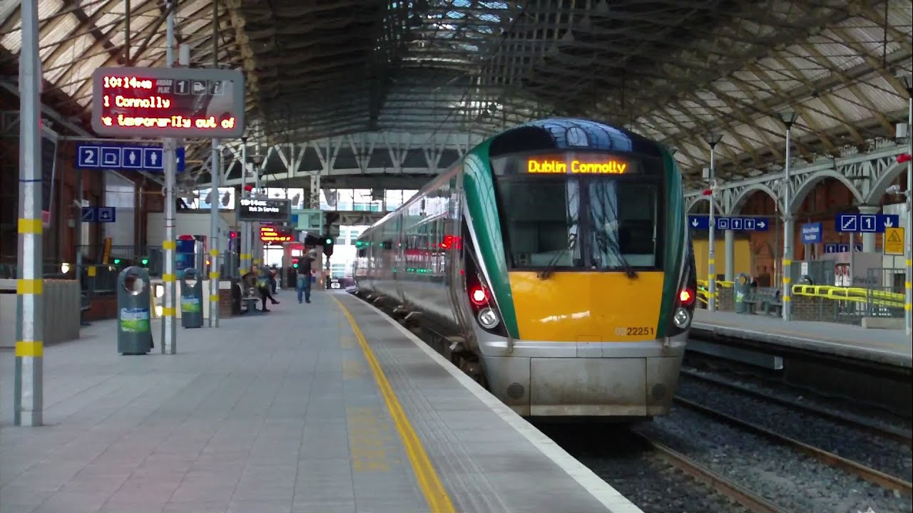 Irish Rail 22000 Class DMU 22351 arriving at Pearse Station, Dublin ...