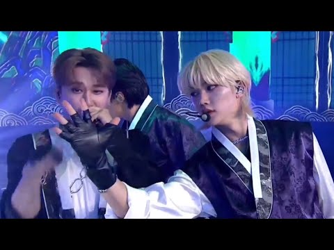 Changbin rapping Han’s part in Thunderous (click link in description)
