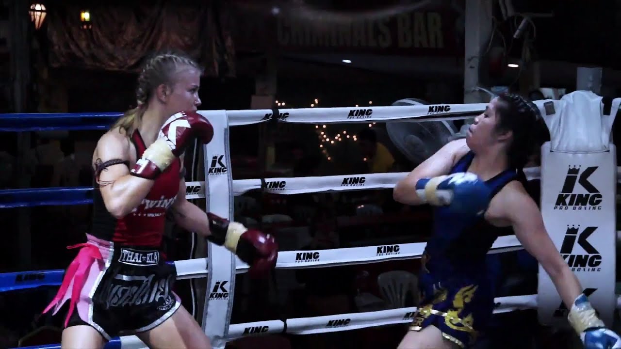 Marie Ruumet vs Namthip 2019 at Thapae Boxing Stadium - YouTube