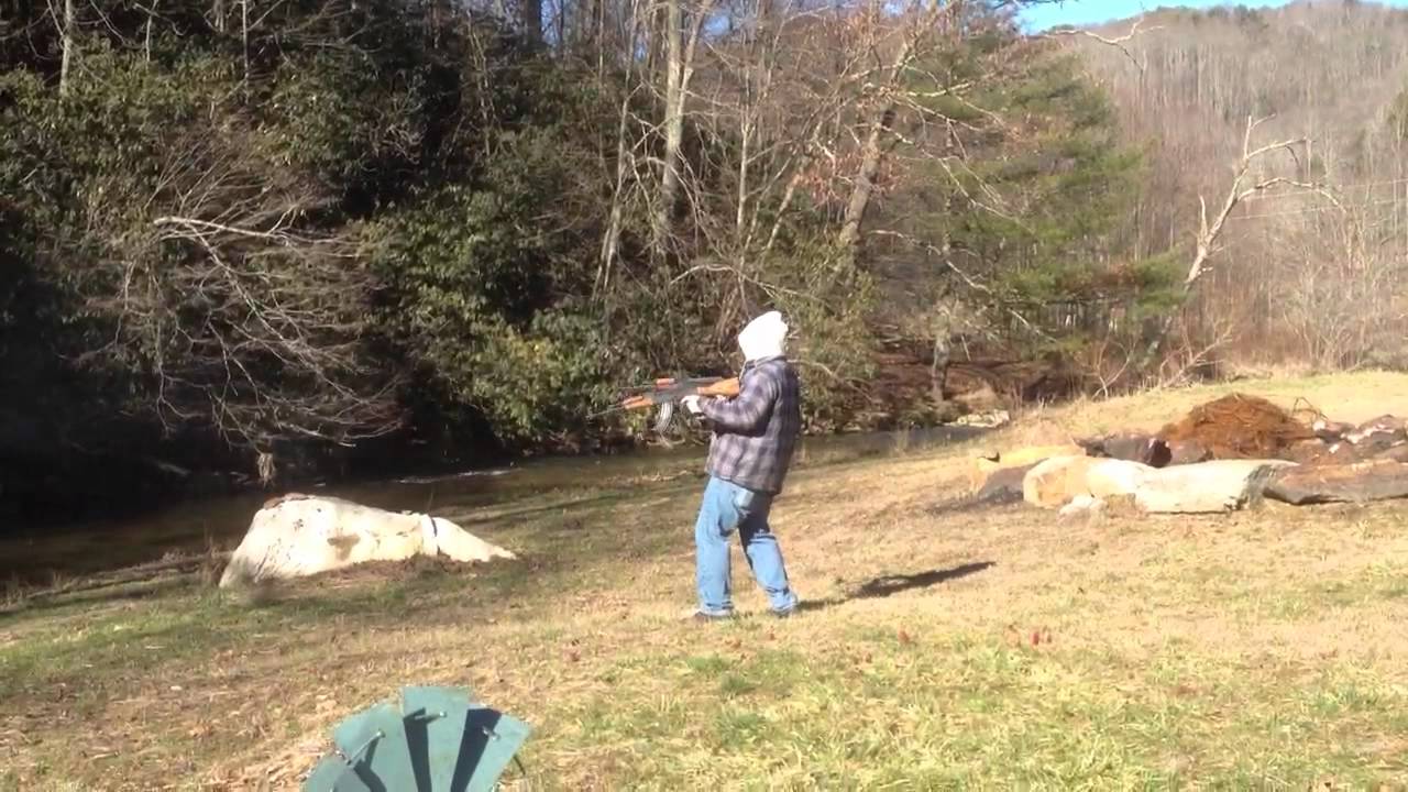 Dual Wielding AK-47 - YouTube
