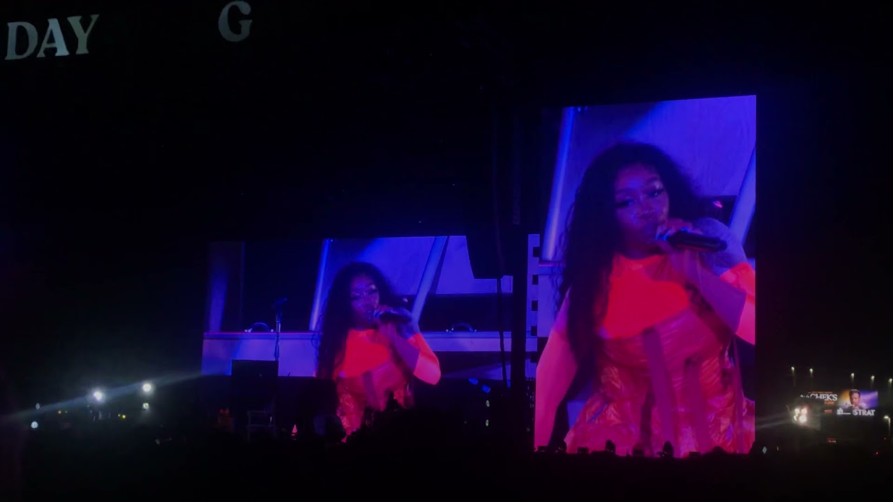 SZA- *PROM* (in a prom dress) LIVE AT DAY N VEGAS 2021 - YouTube