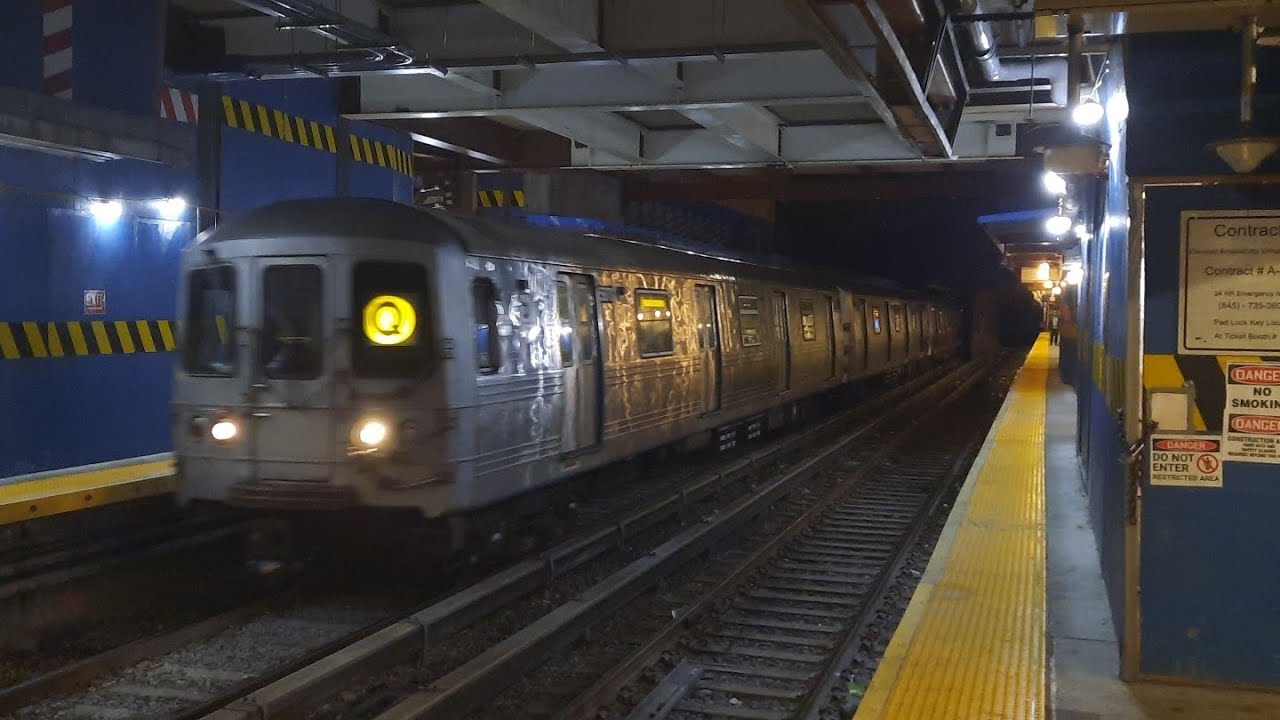 Coney Island bound R46 Q Express train bypassing Avenue M - YouTube