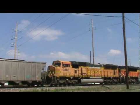 BNSF 6204-BNSF 8963-DPU-BNSF 9883-BNSF 9310 Loaded westbound TXUX coal train. - YouTube