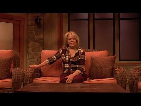 Meet Debbie Collins as Doris Mooney in Doris & Ivy in the Home