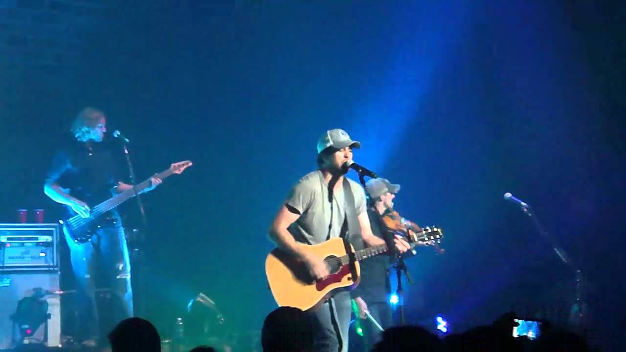 Luke Bryan - "Someone Else Calling You Baby" - Wheeling, WV - YouTube
