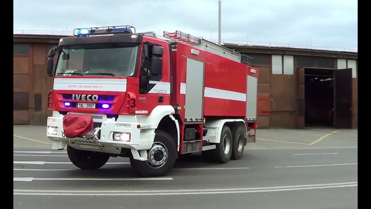 Prague fire dept. tanker & engine responding | Praha HZS HS3 [3.2014 ...