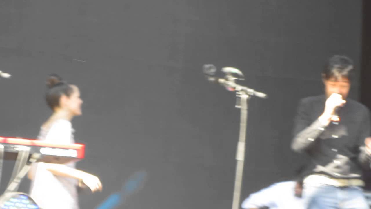 Natalia Lafourcade - Limosna (ft. Meme) - En Vivo Lollapalooza Chile ...