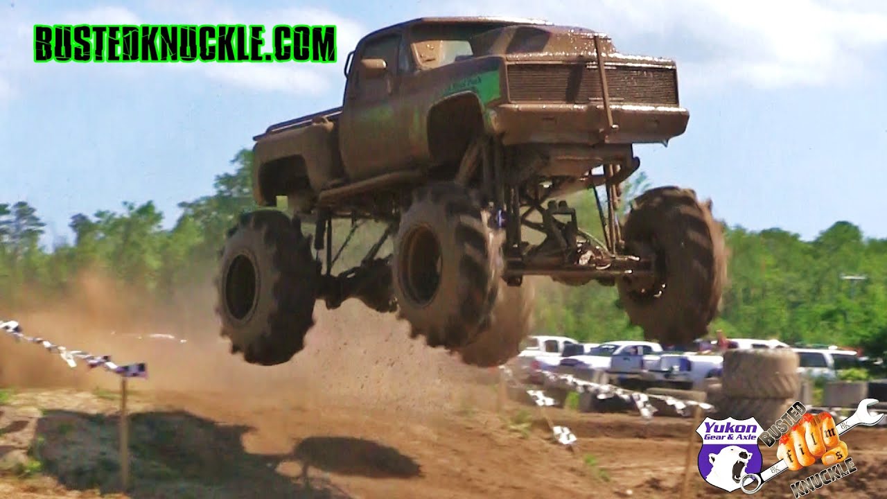 SINGER SLINGER MUD TRUCK THROWS DOWN AT DAMM PARK - YouTube