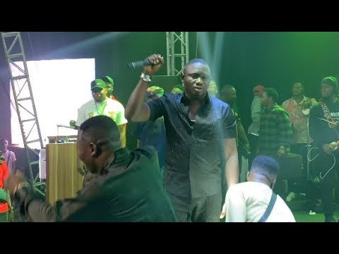 SEGUN JOHNSON MAKES CROWD TURN UP AT DELE OMOWOLI MUSIC RAVE CONCERT ...