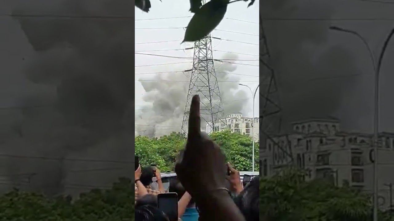 twin towers ki live video। kaise gira itna bda tower - YouTube