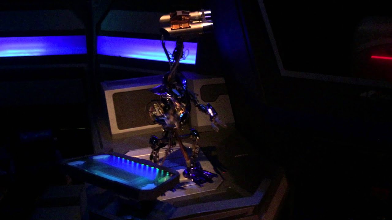 Star Tours droid - YouTube