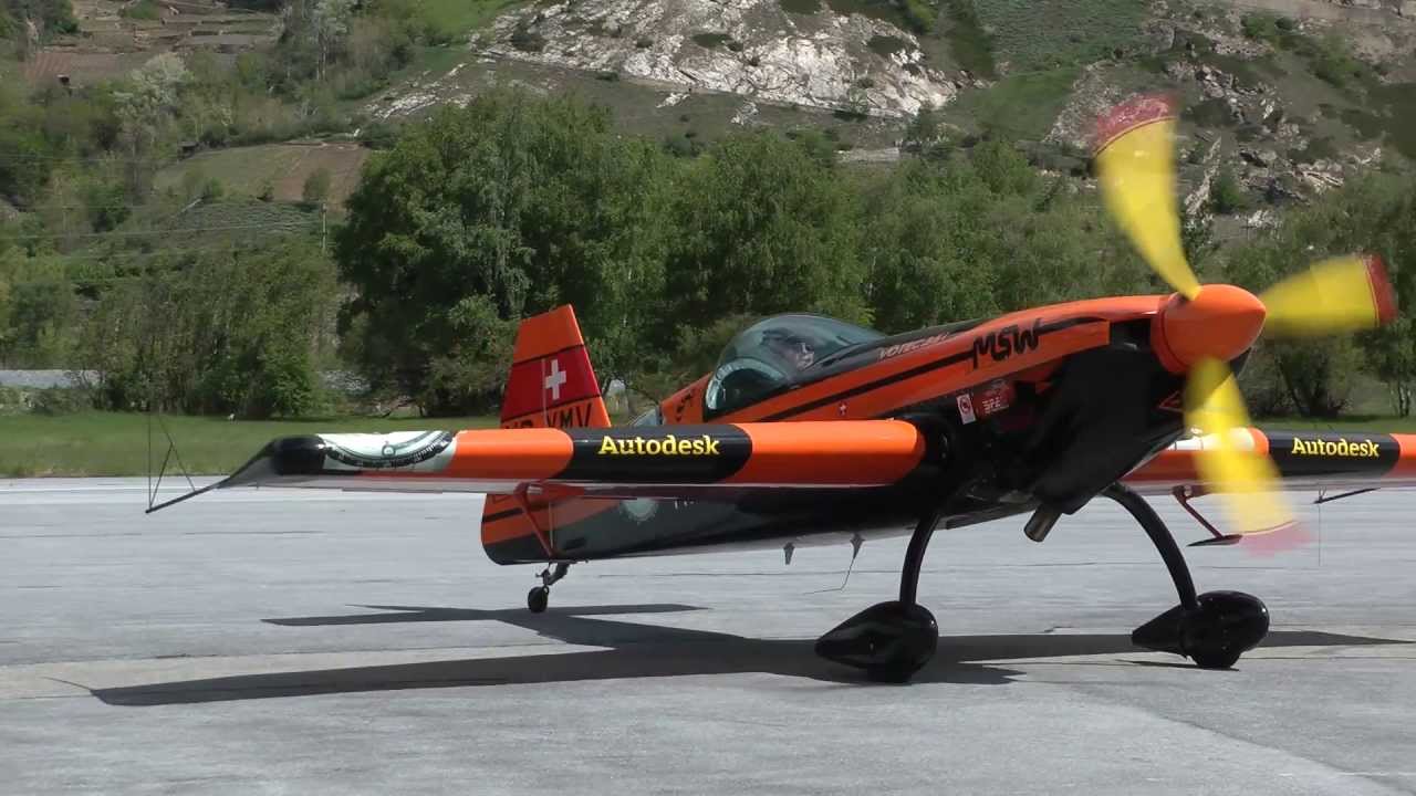 Votec 351 -- Aerobatic flight performance / Susanne Vogelsang / Raron ...