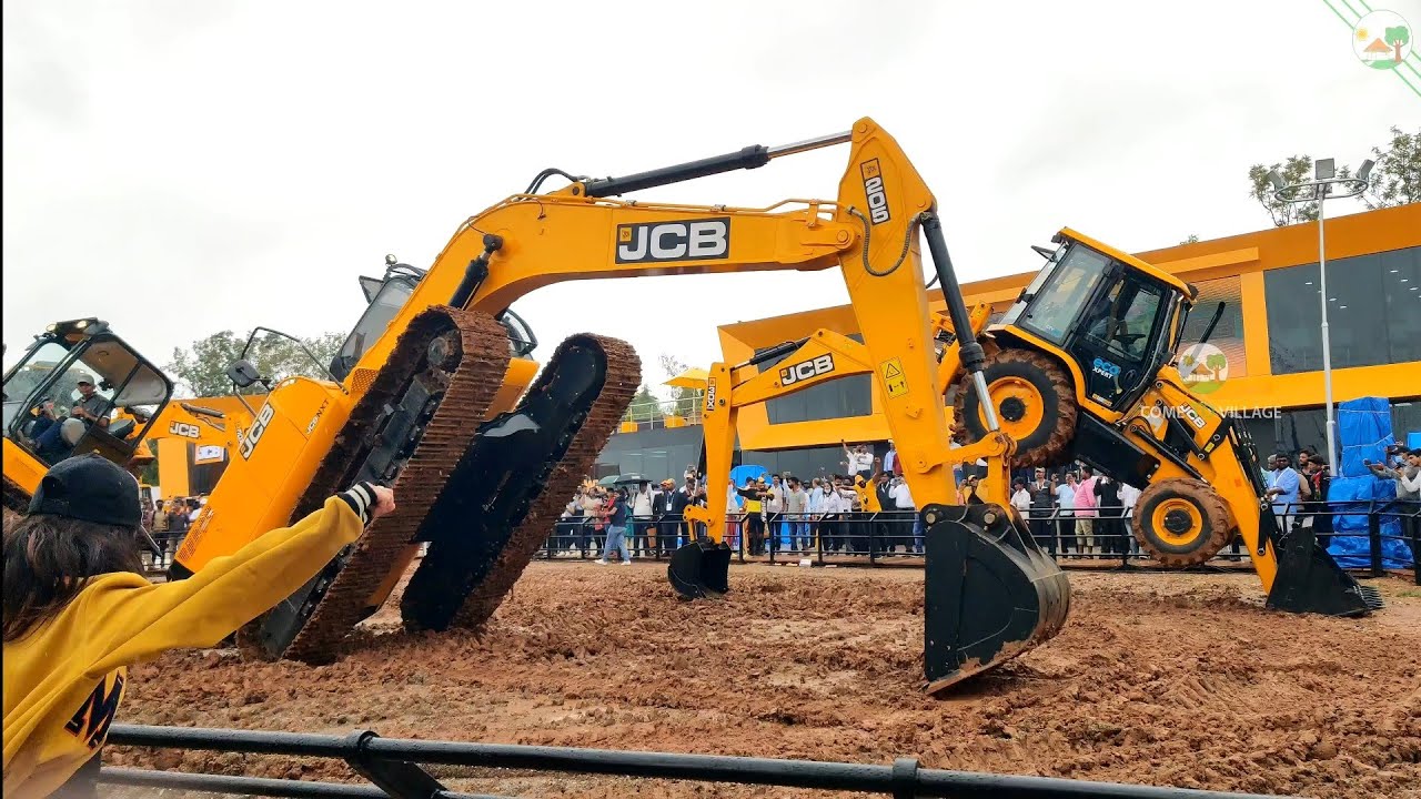 JCB video| jcp backhoe excavator stunt in Excon 2022 - YouTube