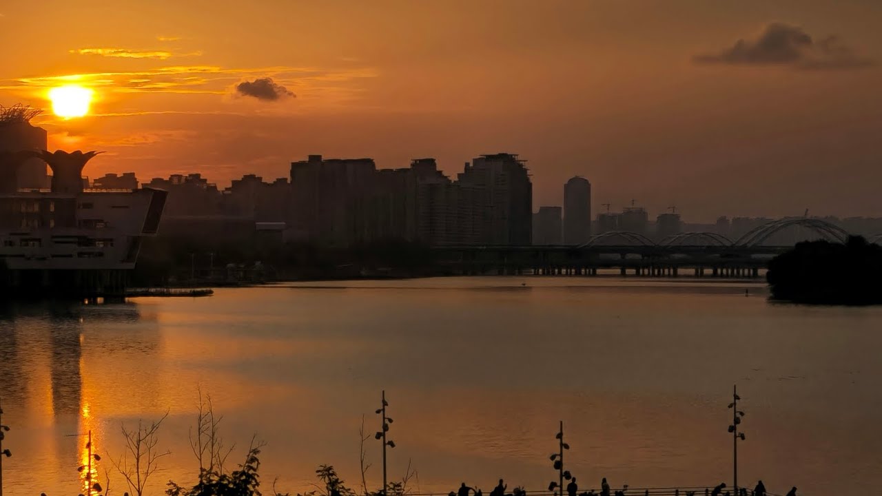 Bahe River in Xi'an at the sunset 🌇 #baheriver #river #sunset #terrace ...