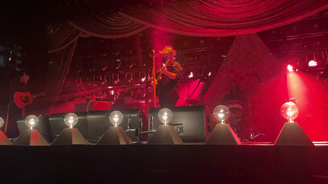 Chris Stapleton - Fire Away (Live) - YouTube