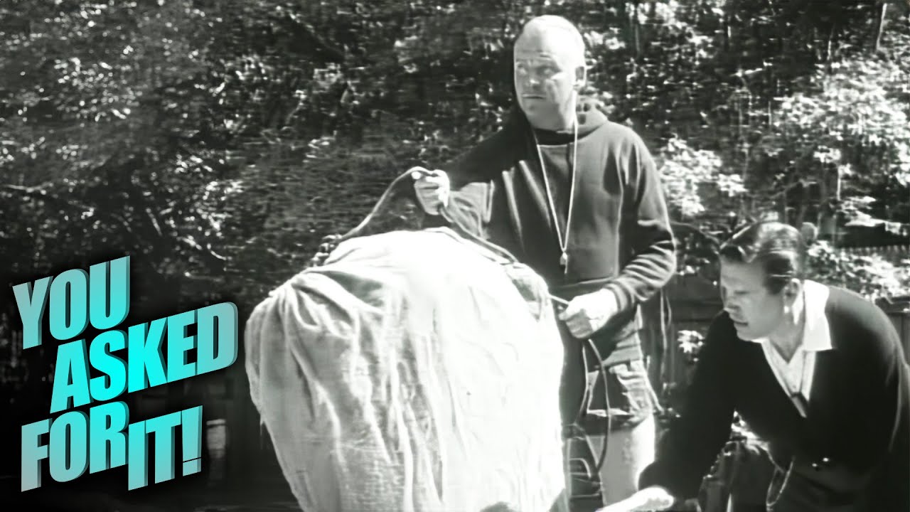 The Houdini Sack Escape Revived by Bobby Knapp (1959) | You Asked For ...