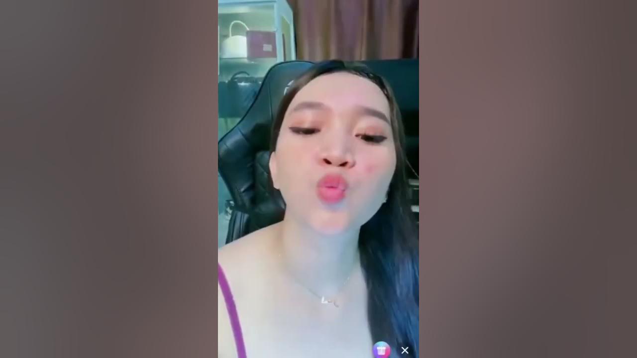 Naya Putri Nia mendesah.. bikin si joni bangun.. - YouTube