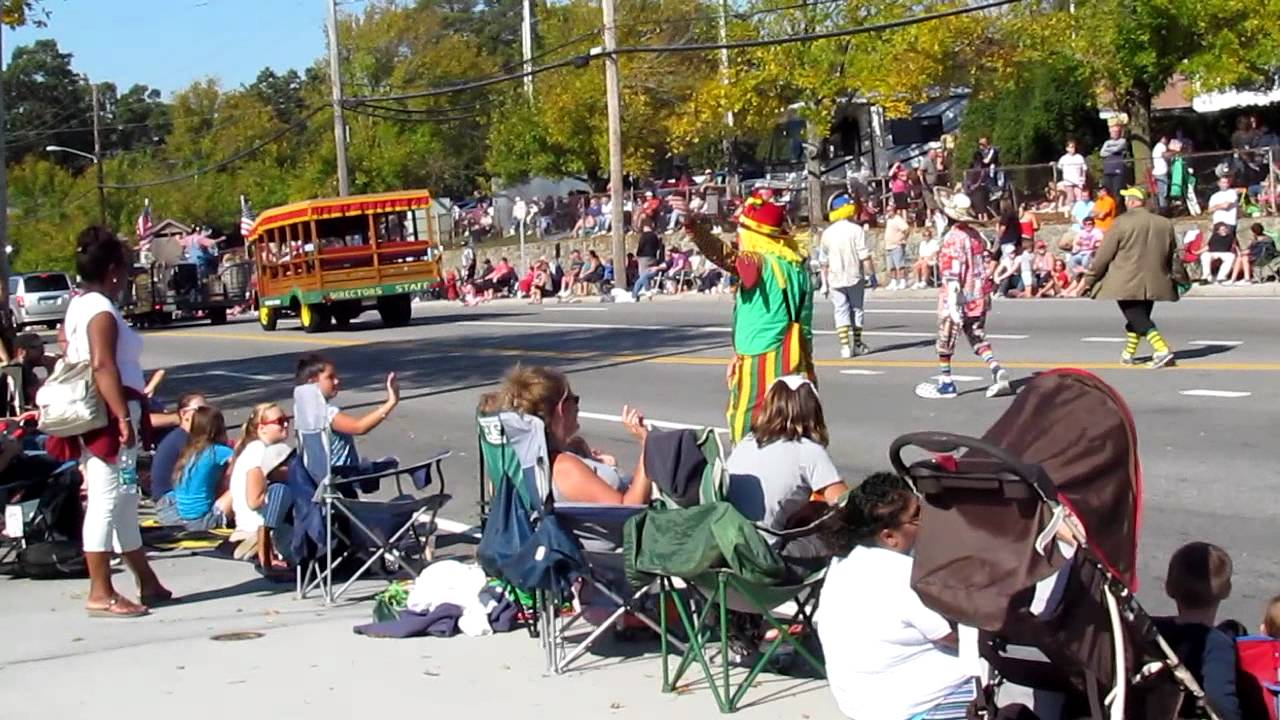 Woonsocket RI, Autumnfest parade RI Shriner clowns 2 - YouTube