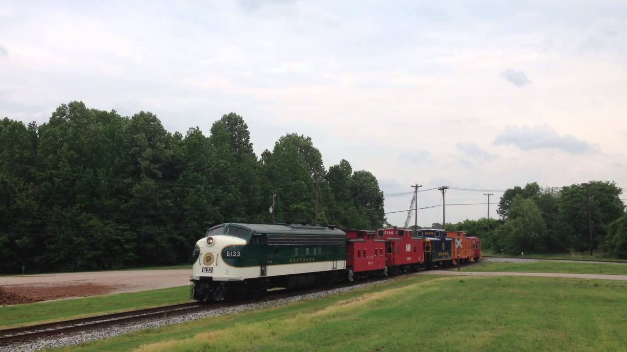 Southern 6133 pulls the caboose train at the NCTM - YouTube