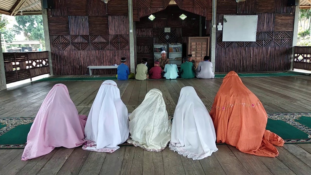 Kebersamaan para santri PPA dan pengasuh Pesantren - YouTube