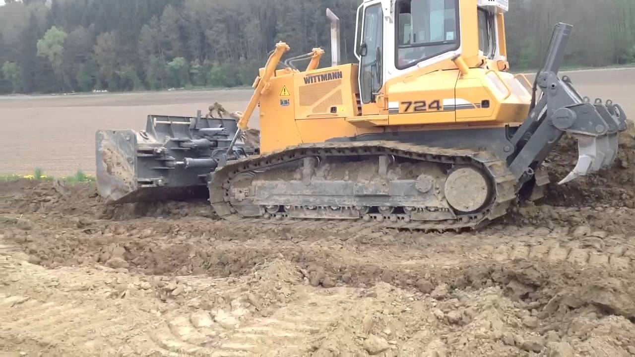 Liebherr 724 Bulldozer - YouTube