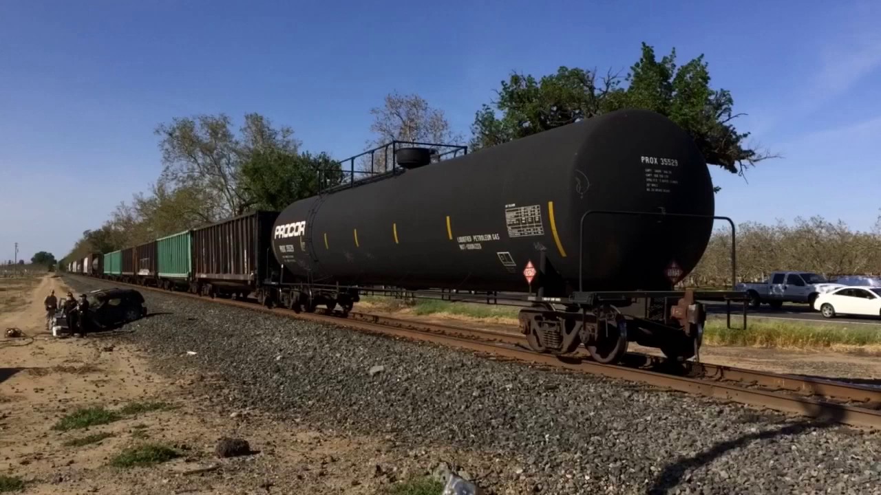 Train vs SUV - YouTube
