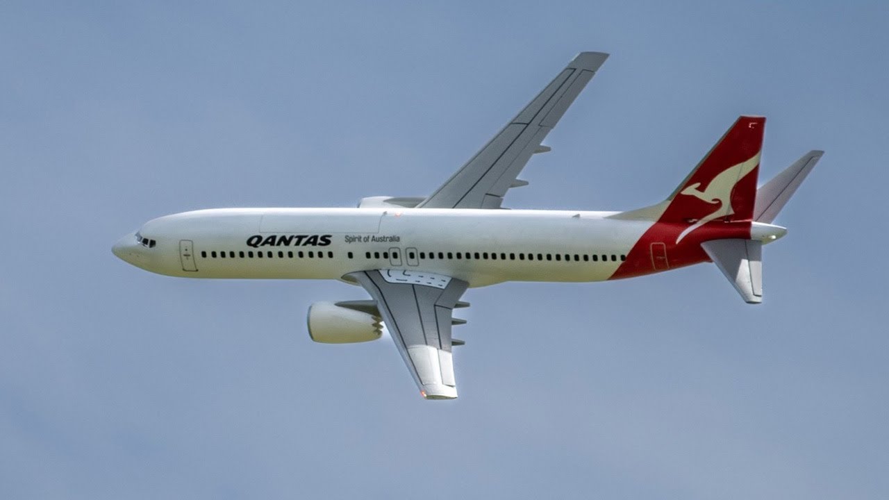 That's RC! Qantas 737 Max EDF RC Airliner Jet - YouTube