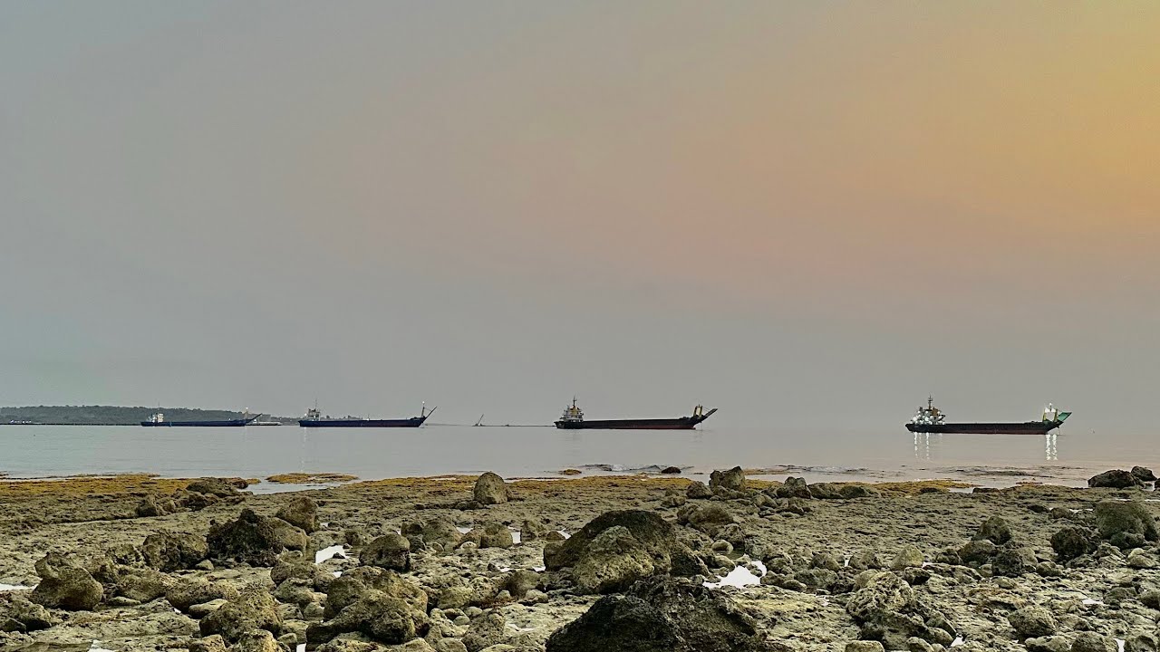 Currimao Port Ilocos Norte, Philippines - YouTube