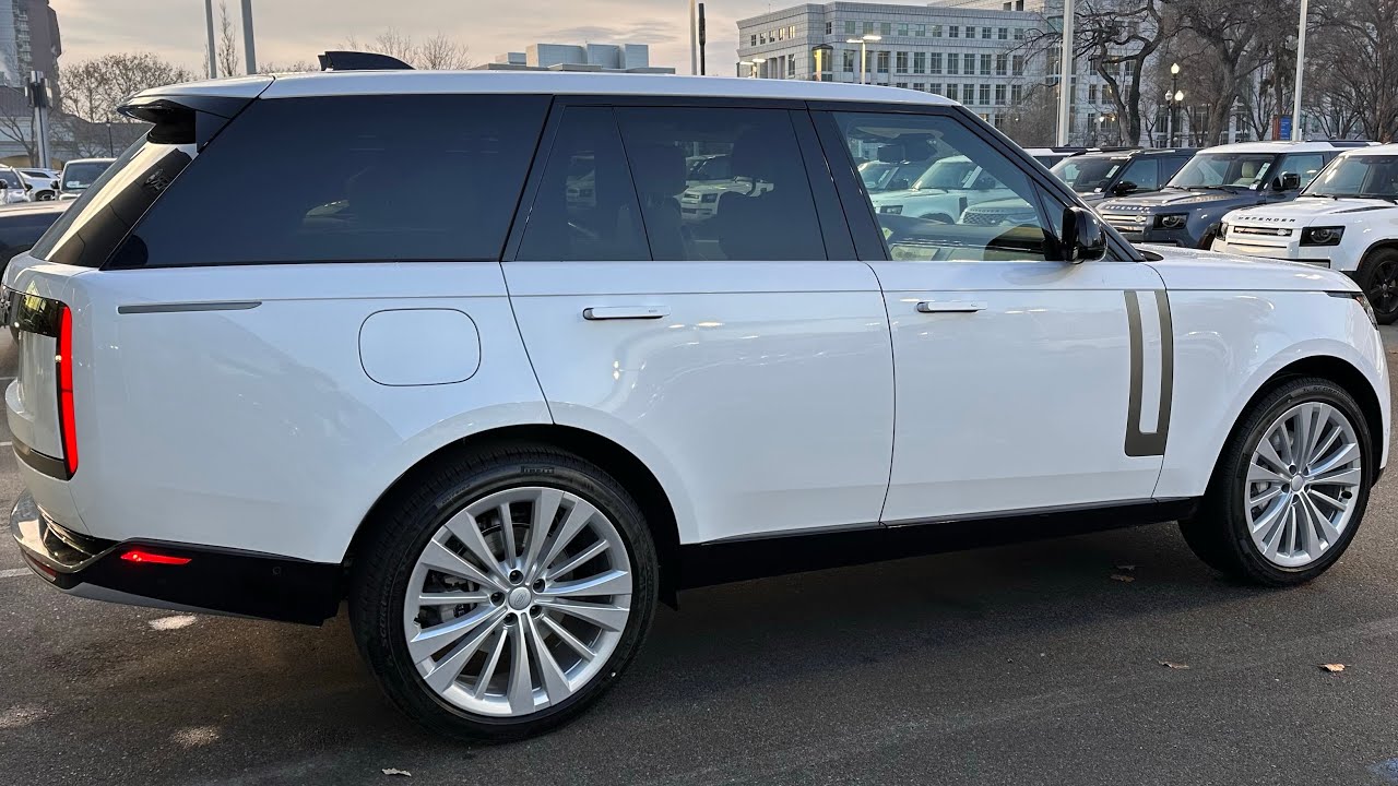 2025 Range Rover SE SWB P400 vs 2025 Mercedes GLS 450 Comparison! - YouTube