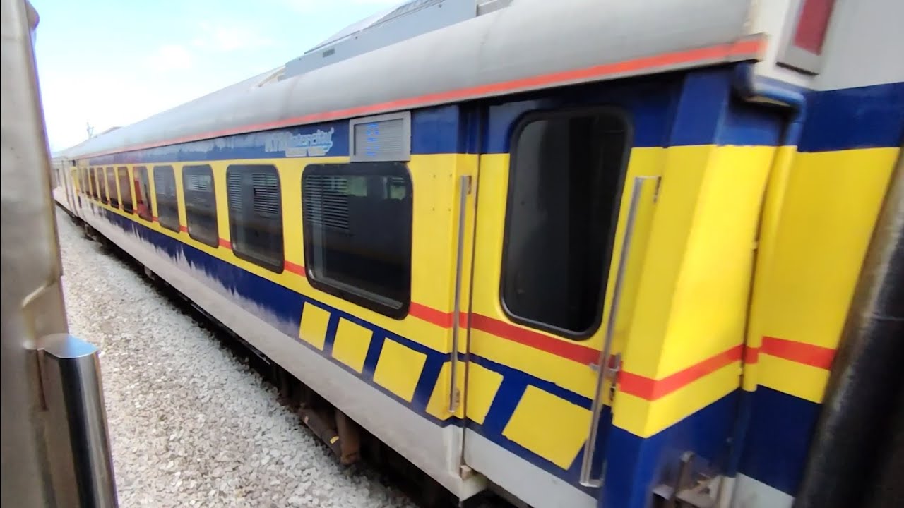 KTMB Class 24126 (Sang Sura) with Ekspres Selatan 42 departing Paloh ...