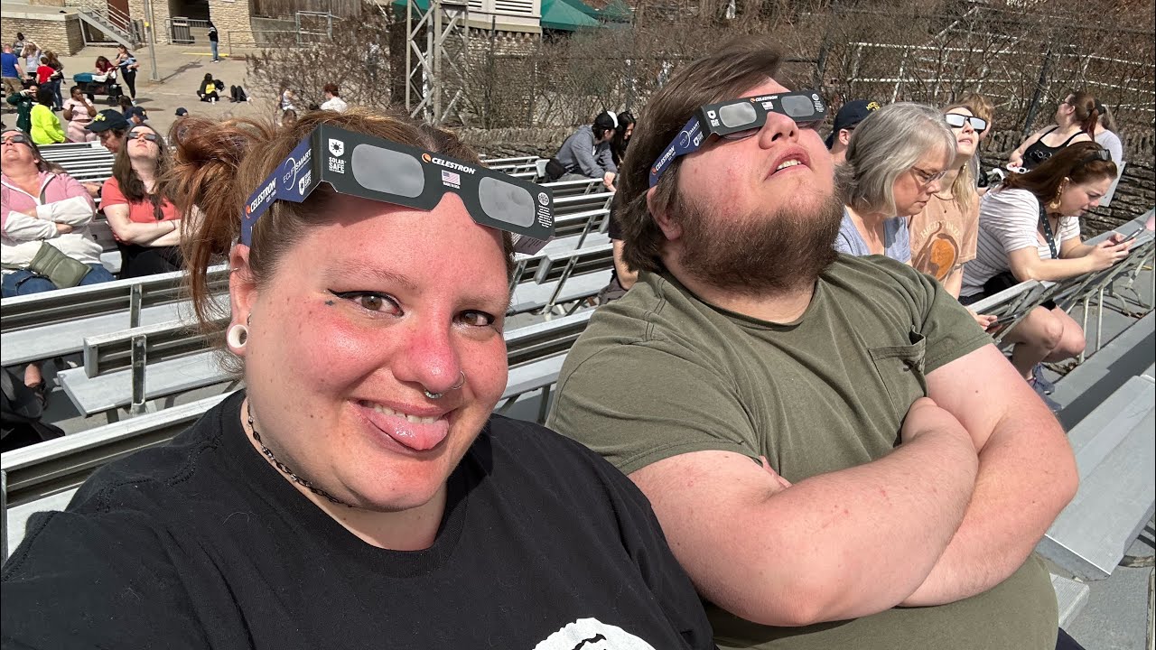 Total Solar Eclipse at The Toledo Zoo! ☀️ 🌙 - YouTube