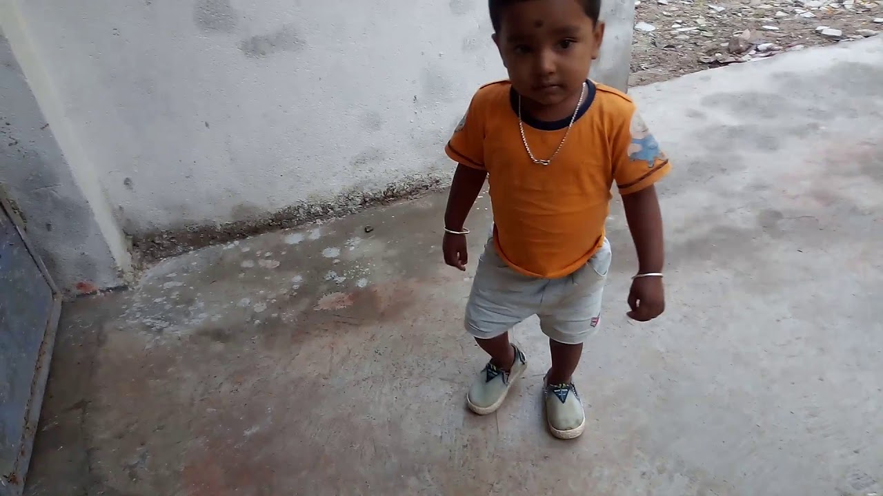 A little child dancing with a song #Bala#😄😄😄 - YouTube