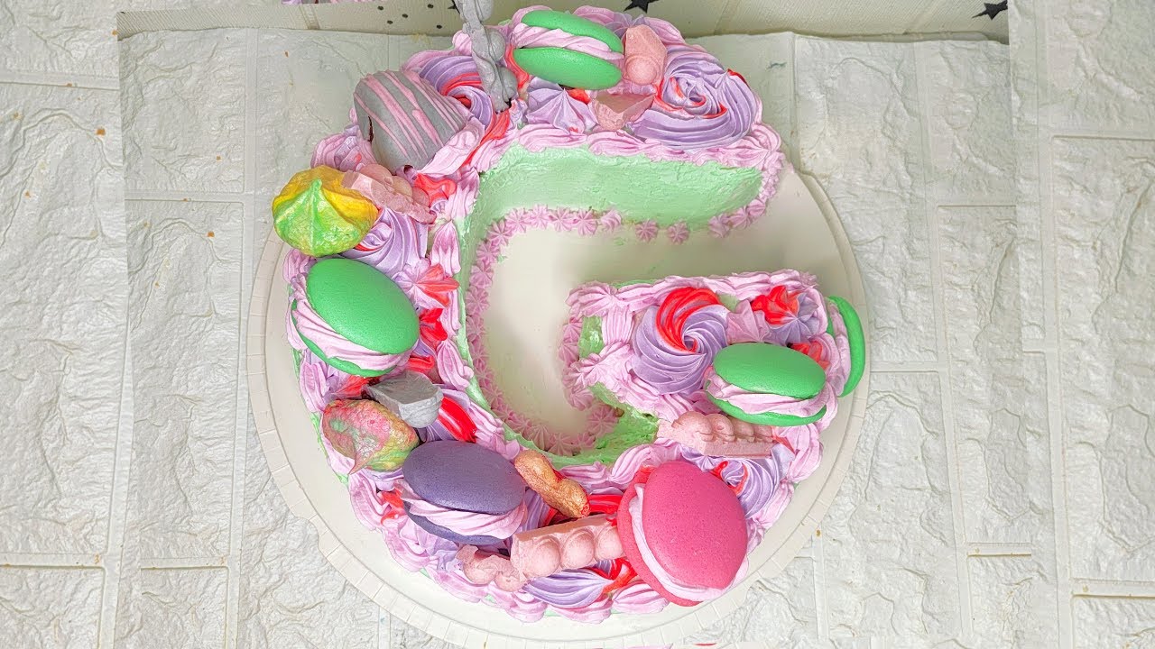 cake design / easy word cake design / beautiful G shaped birthday cake ...