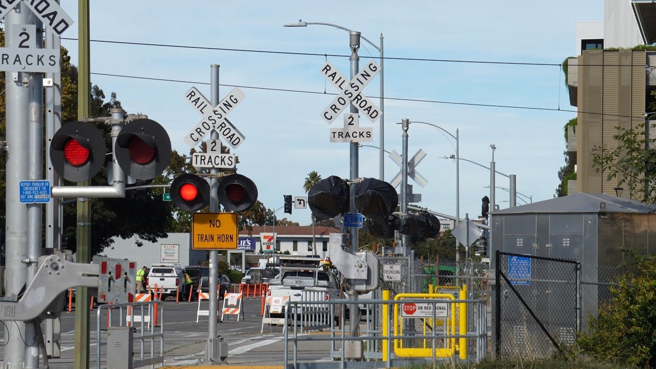 VTA 927 Light Rail | S Bascom Ave. Railroad Crossing, San Jose CA & New ...