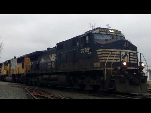 NS 26C @ MUNCIE, IN 1 17 23 NS 9789 UP 4066 NS 4586 - YouTube