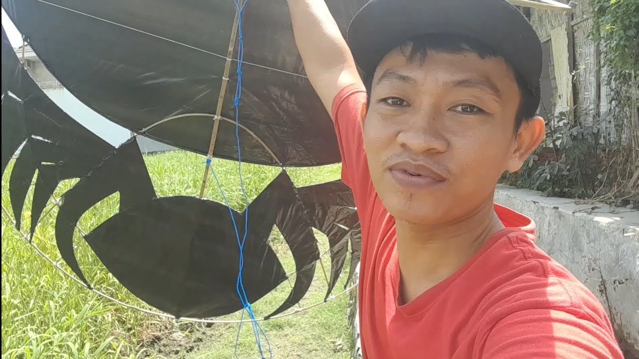 Terbangkan layangan ram-raman black spider - YouTube
