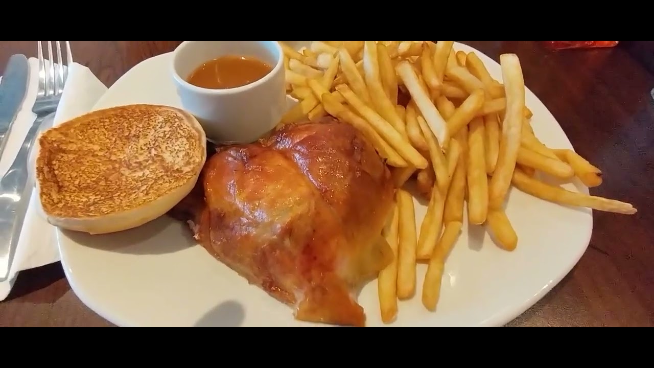 EPIC FOODIE STOPS ALL STARS / ST HUBERT BBQ -COMPLEXE DESJARDINS ...