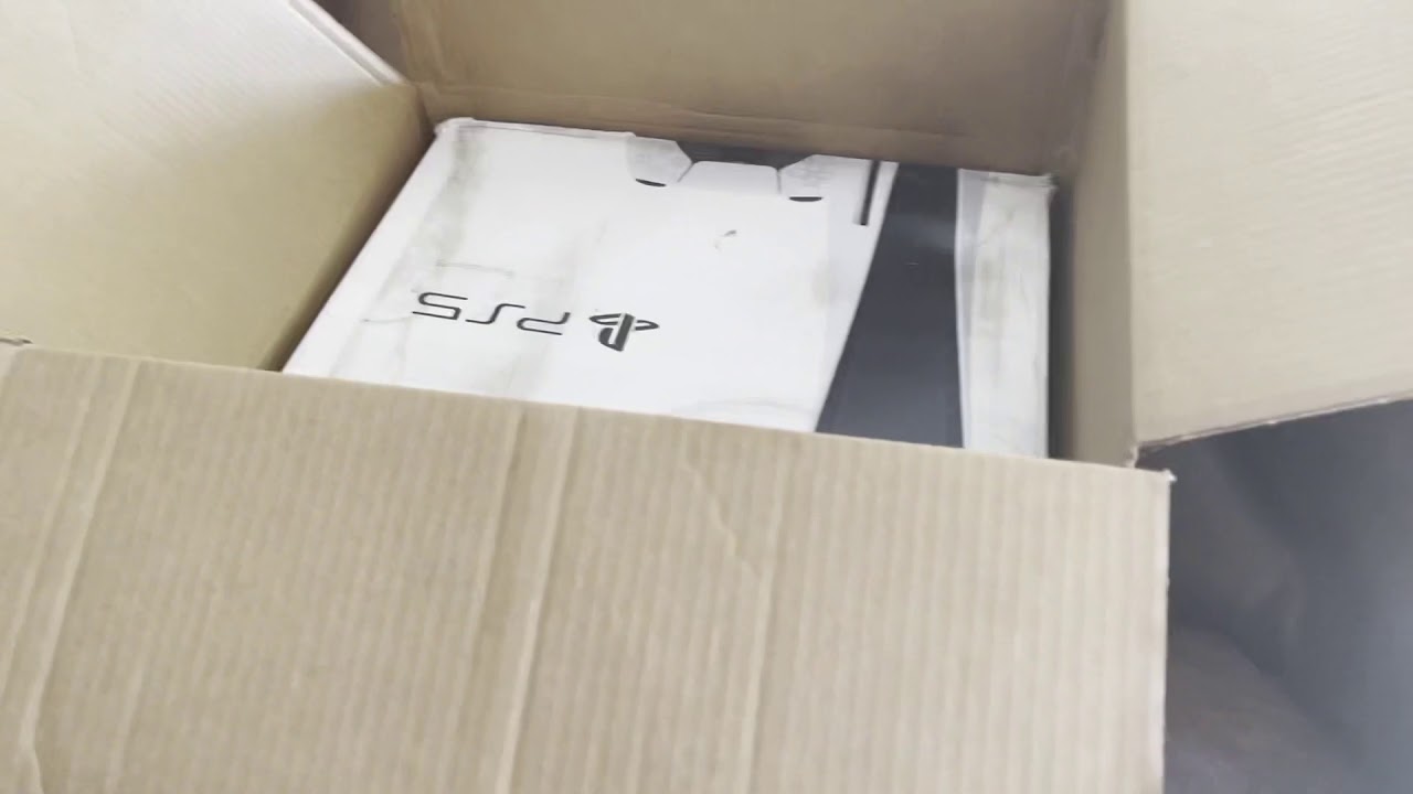 FEDEX TRIED TO STEAL MY PS5!!! - YouTube