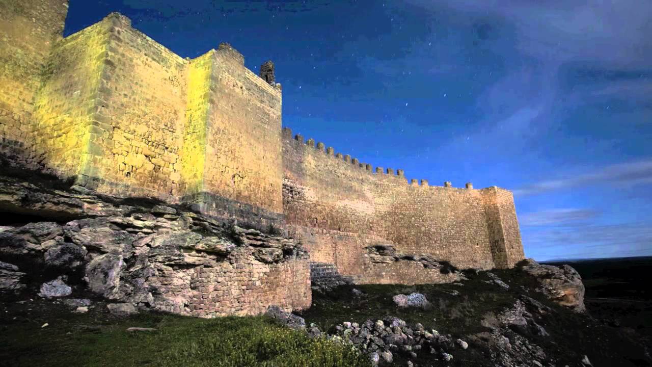 La noche del castillo.... - YouTube