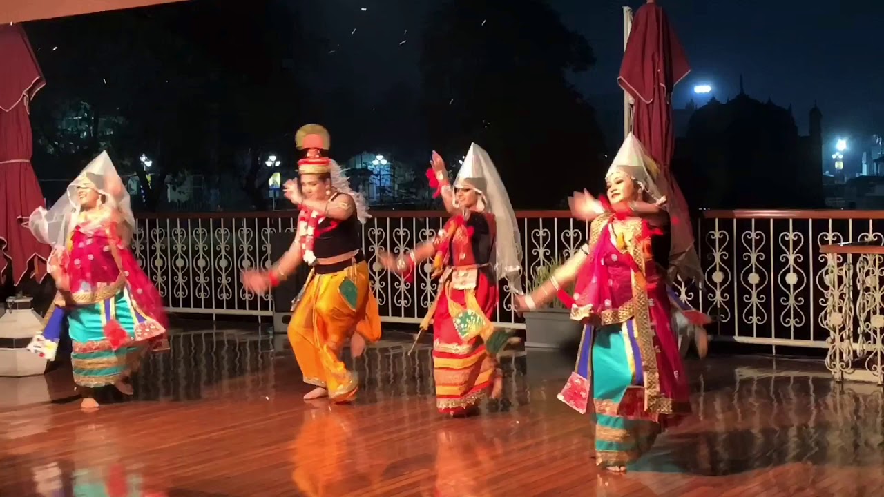 Indian folklore dance- - YouTube